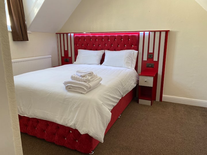 Rosy Red Room - Scarborough