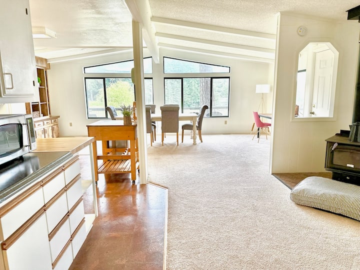 Entire Home, Pet Friendly, Beach Access, 2bd/2bth - Orcas Island, WA