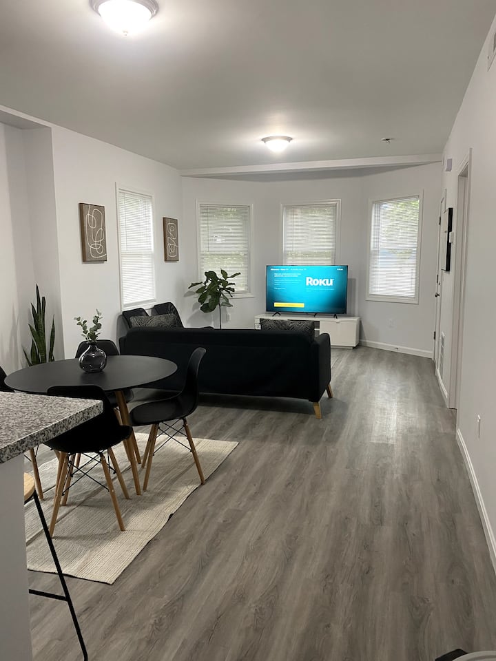 Modern, Minimalistic, Open Concept 3 Bedroom Apt. - Rhode Island