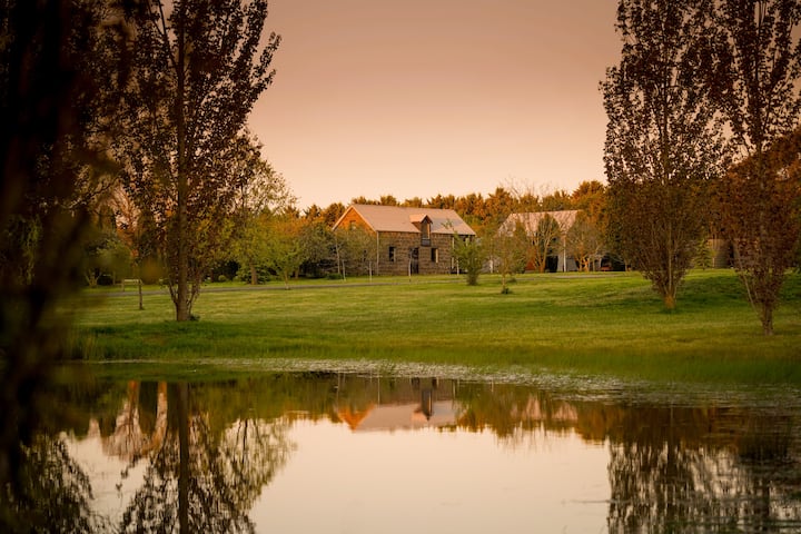 Honeysuckle Barn & Garden - Kyneton
