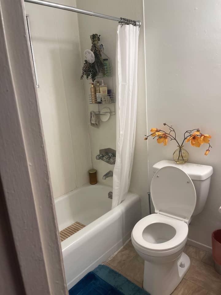 Comfy Cozy Homey Whistle-stop! - Banning, CA