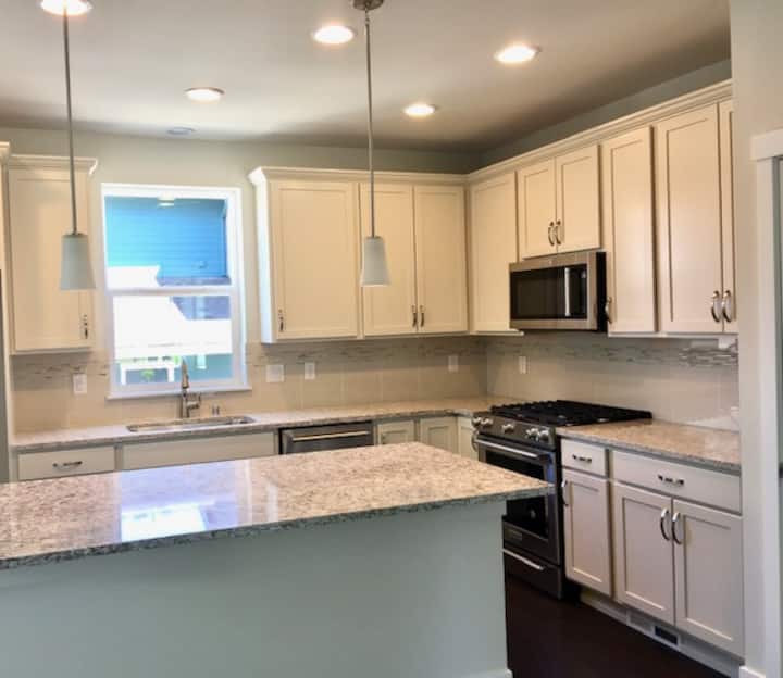 2 Bedroom 2 Bath In A Single Family House - Seattle, WA