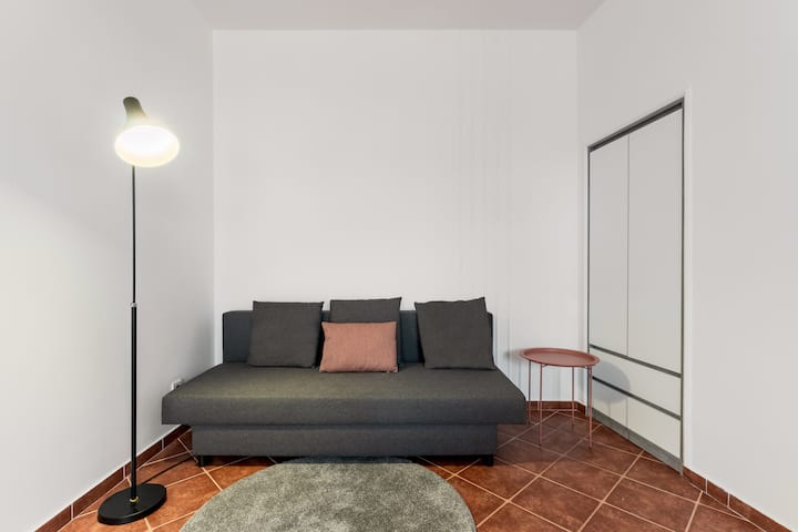 Charming Apartment With Pool Access - Budva