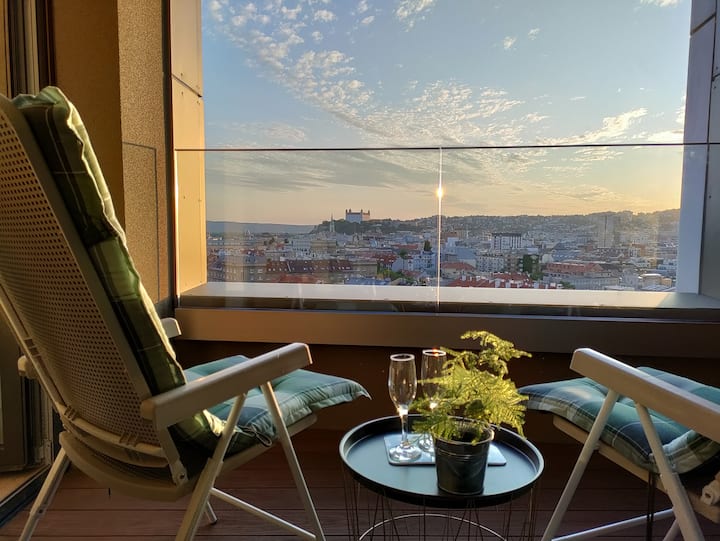 Cozy 2 Rooms Flat - Castle View - Bratislava