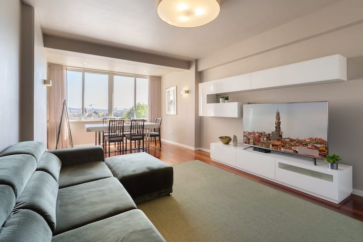 Carolina Roomy & Modern Apartment - Porto