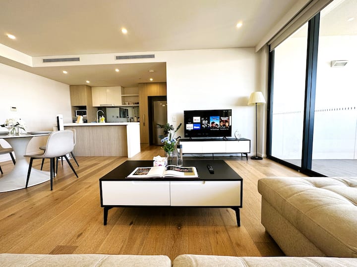 New! Spacious & Convenient Home Close To Cbd - Kensington