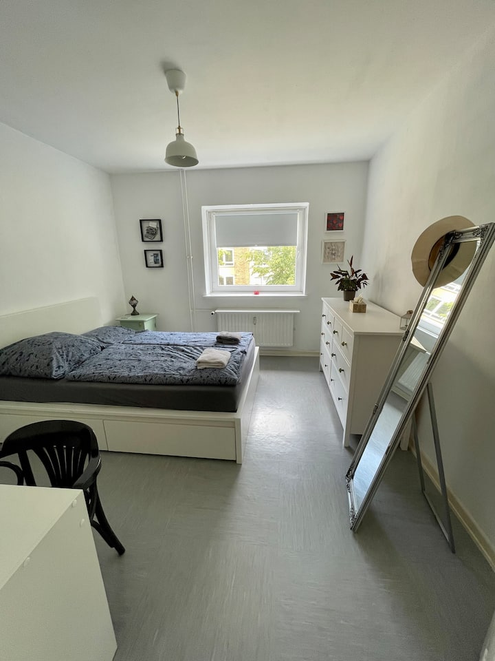 Zimmer In Zentraler Lage ! - Hamburg