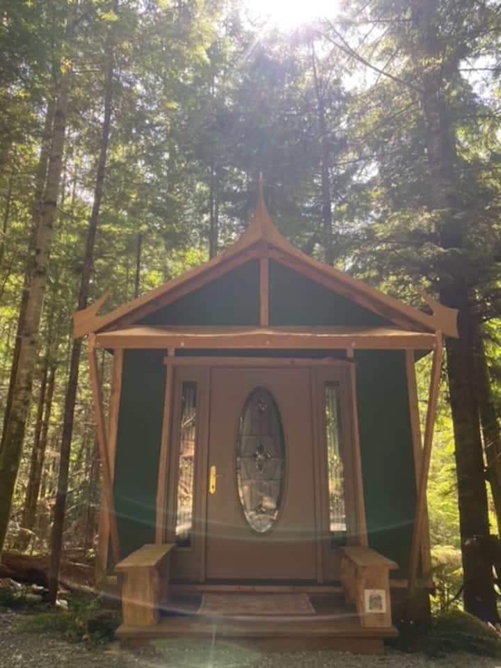 The Green Yurt - Lake Crescent, WA