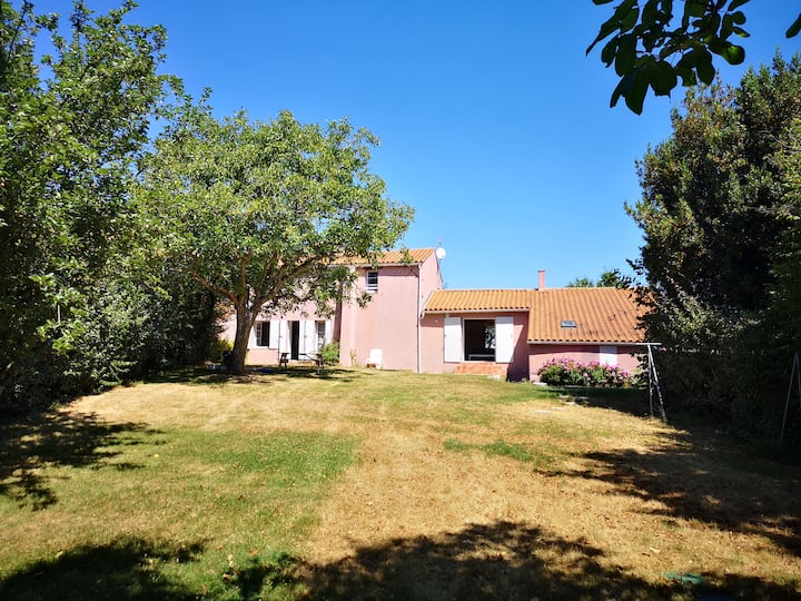 Gîte Marie, Maison De Campagne Avec Jardin - Brem-sur-Mer