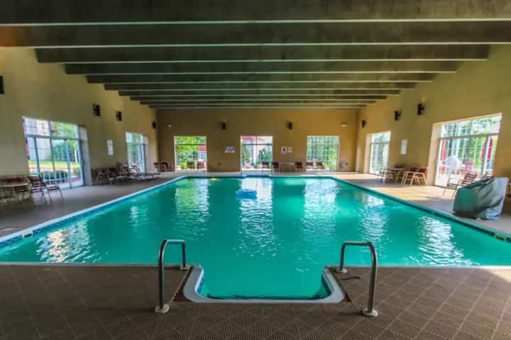 Sleeps 12! 3/3 +Pool+kitchens! - Branson, MO