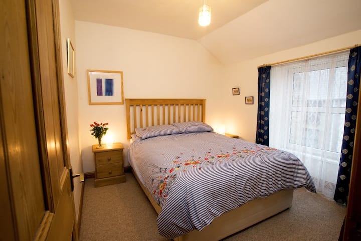 Comfortable Spacious Home Short Drive To Beaches - 펜잰스