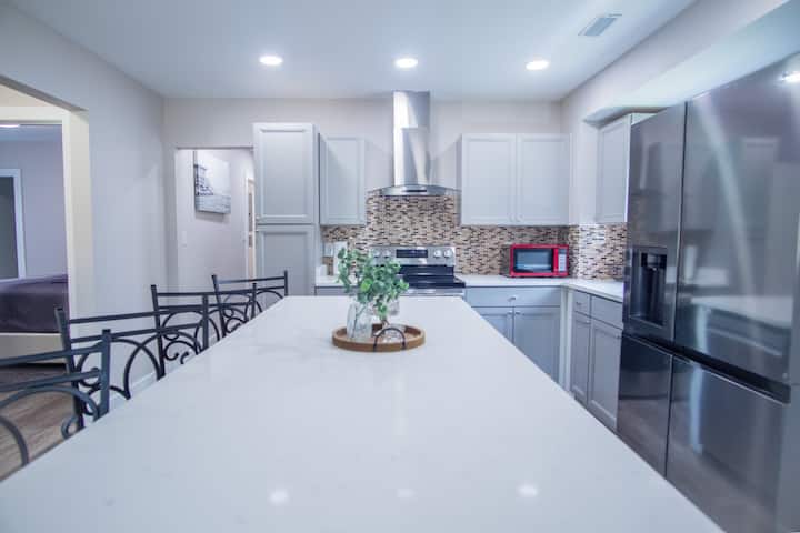 A Executive Retreats: Luxurious Corporate Rental - Indianapolis, IN