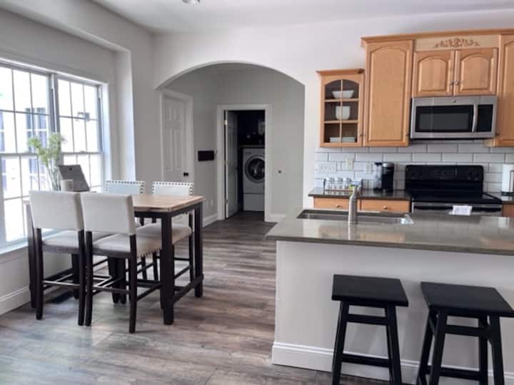 Spacious Updated Home W/ Pool! - Lake Lucas, NC