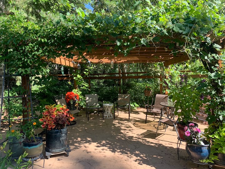 Garden Cottage On Pend Oreille - Mystic Lake, Washington