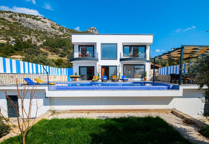 Kalkan'da 6 Kişilik Kiralık Villa - Kalkan