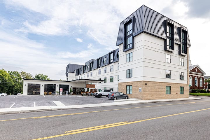 The Madison Downtown Apartment - Clarksville, TN