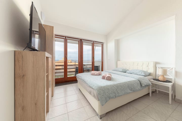 Apartma Vesna | Koper-žusterna, Direct Sea View - Koper