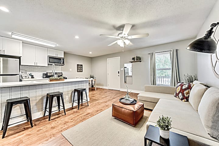 Near Deep Ellum | Arboretum Included - ダラス