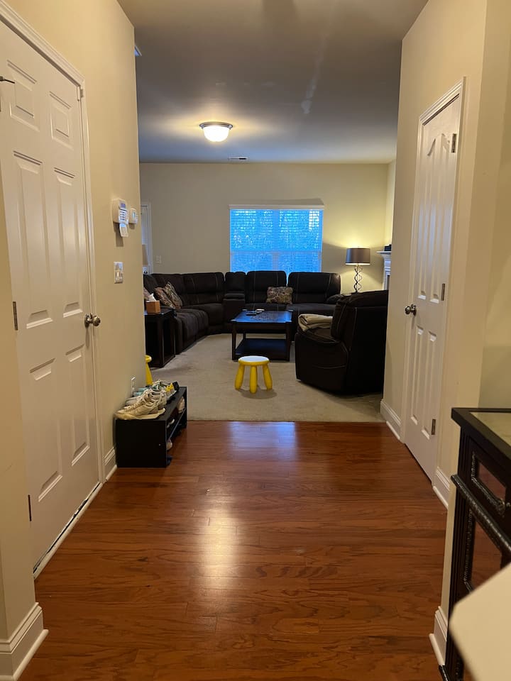 Sunlit Cozy Room, Clean & Quiet - Concord, NC