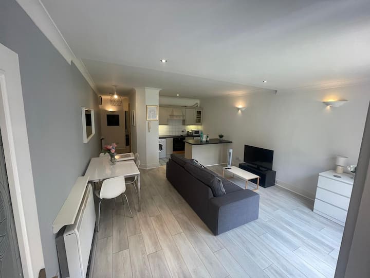 Comfort & Value, Sleeps 3, Parking & 6km To City - Dublin