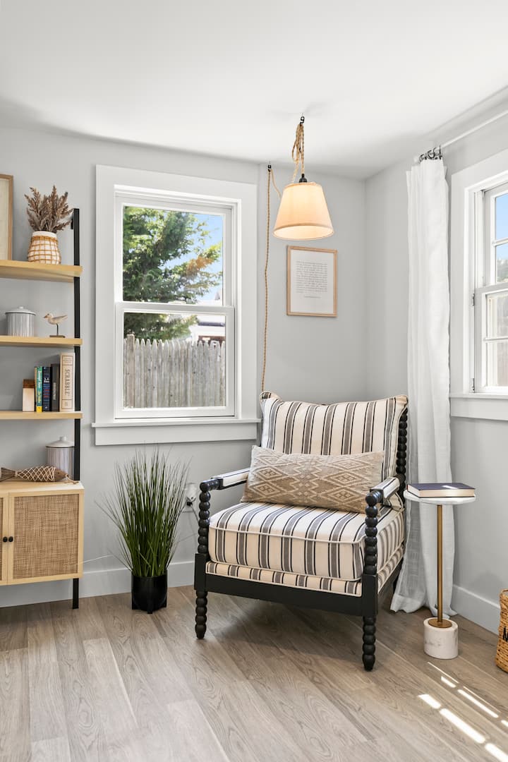 Sea Breeze Bungalow - Dennis, MA