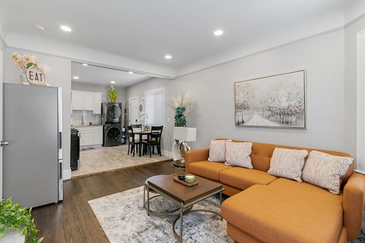 Hidden Gem (Duplex Home Front Unit) - Detroit, MI