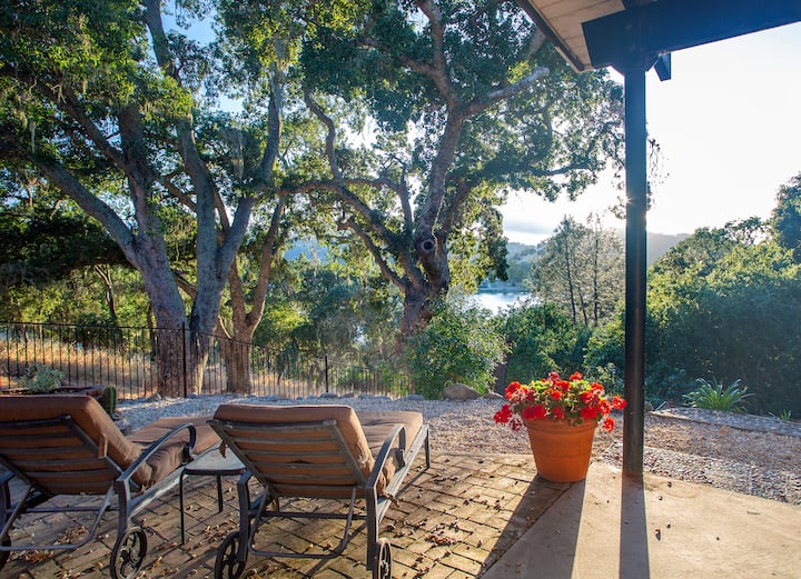 Mischief Meadows - 13 Guests With Lake Views! - Atascadero, CA