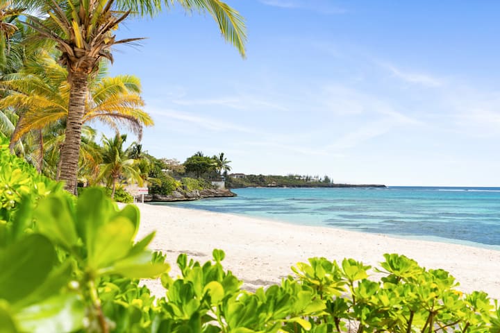 Luxurious Penthouse Condo - Cayman Islands