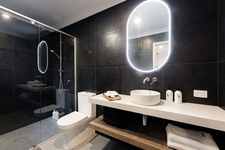 A Stylish Urban Stay • Ideal For Families & Work - Cottesloe