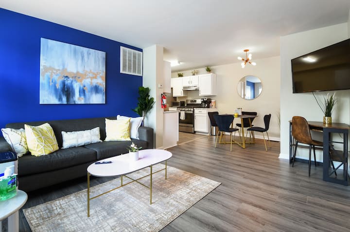 Cozy 2br | Modern Apt|free Parking! 30 Min To Nyc! - Harrison, NJ