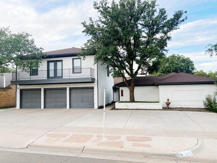 Magnolia Mansion-4400sqft - Lubbock, TX