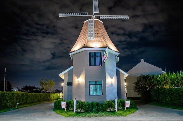 โรงแรมสไตล์โมเดิร์นราคาย่อมเยาว์ - Rayong