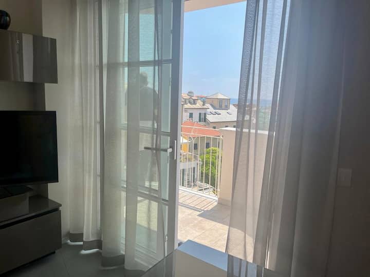 Monkey’s Flat - Celle Ligure