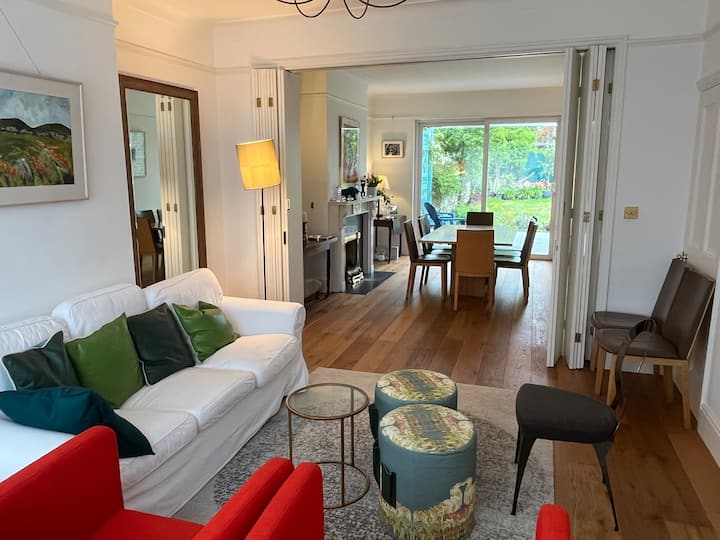 Browse City Walk Mountains - Dublin