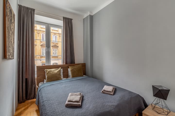 Golden Apartments Warsaw - Comfortable 4 Bedrooms - Varsova