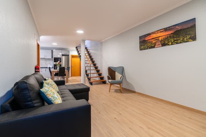 Goncalves House (Ac & Private Parking) - Calheta