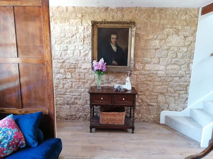 Merriman Cottage - Broadway