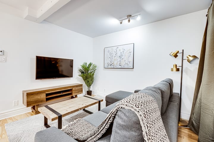 Spacious 3br + Sofa Near Oldmtl - Montreal