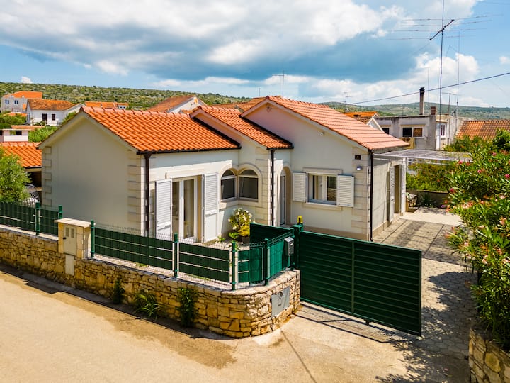 Anda - Kuća Za Odmor - Milna