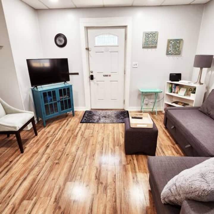 Chic Comfy Large 1 Bedroom In Central Lafayette - Lafayette, IN