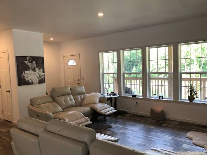 La Bella, All Season Chic Cottage On Lake Huron - Sauble Beach