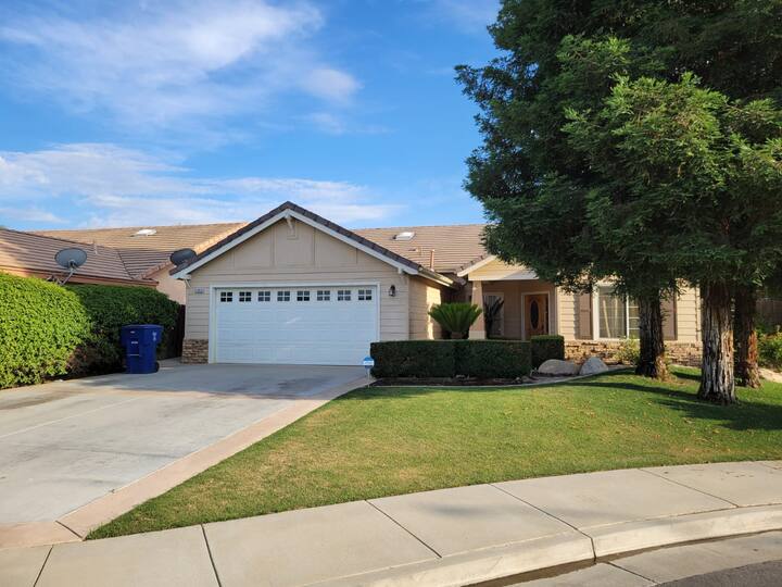 Fully Furnished House Sw Bako - Bakersfield, CA
