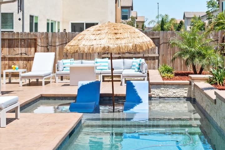 Cancun Resort Style Home Pool/spa - Fresno, CA