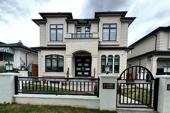 Guest House In Vancouver - Burnaby