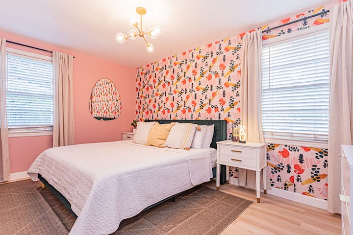 Fun & Cool New Renovation W/ Pool! - Savannah, GA