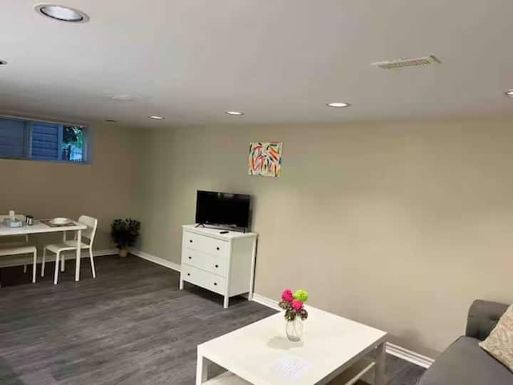 Cozy Place, Quiet Surroundings -Unit In Basement - Markham