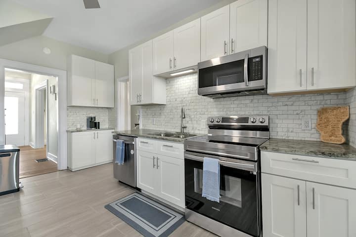 4 Br House Downtown Cbus - Columbus, OH