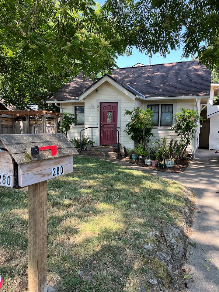 Art And Book Lovers - Eugene, OR