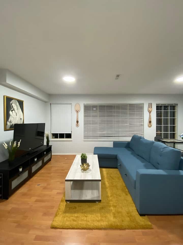 Basement Suite In Guildford Area - Surrey