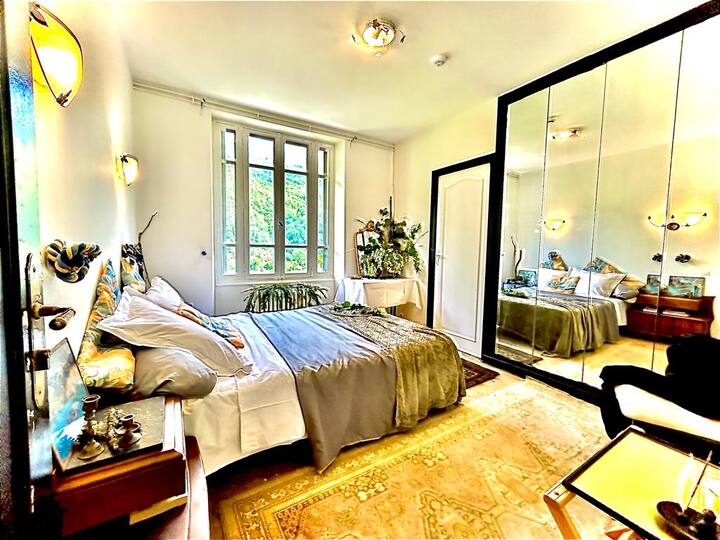 Guestroom Camille: Lac View Bath - Marcillac-la-Croisille